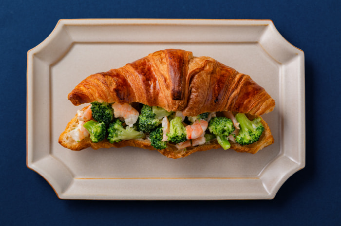 文喫 栄 | BUNKITSU SAKAE | 本屋と喫茶大ホール